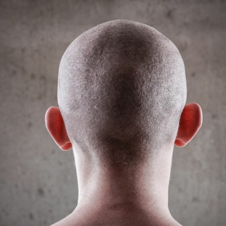 How To Shave The Back Of The Neck - Without Messing It Up: 3 Great Ideas